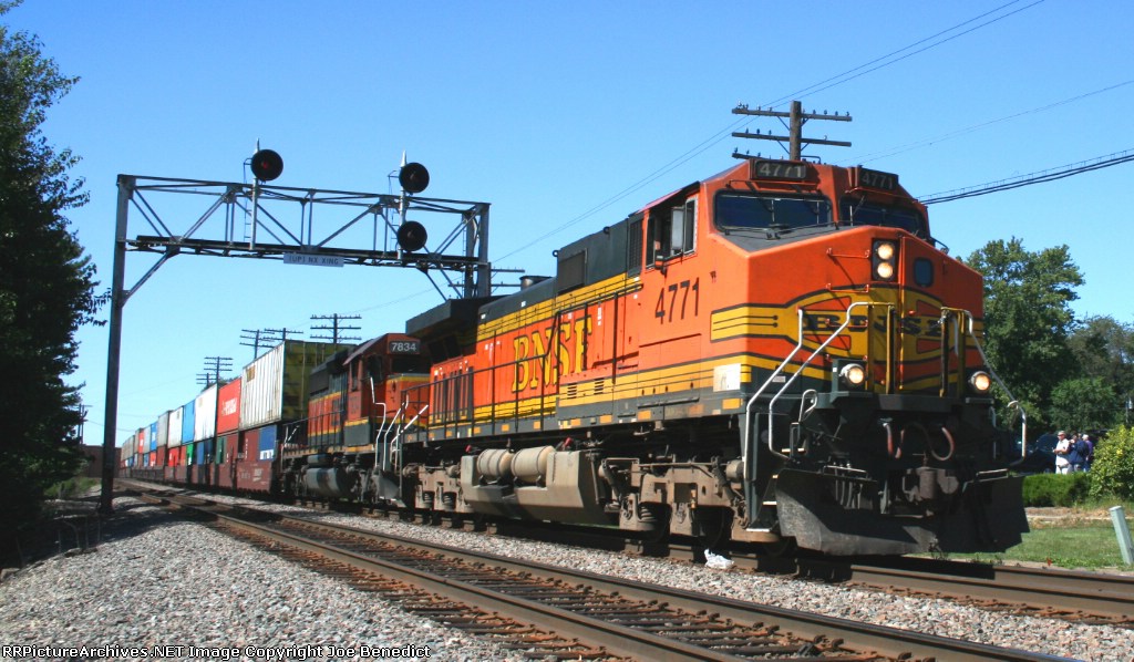 BNSF 4771 leads eastbound stack train.